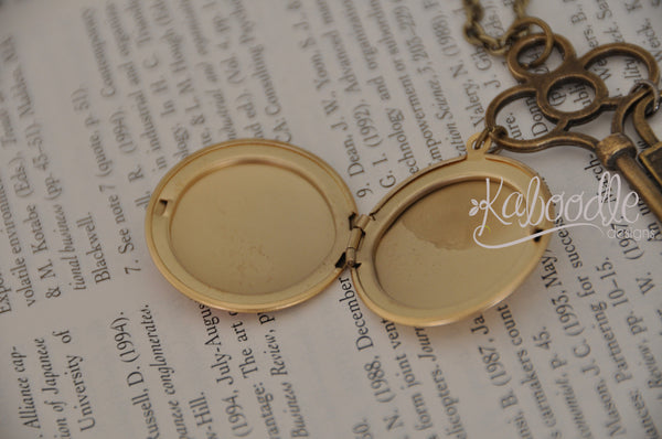 Alice Lock and Key Locket – Kaboodle Designs